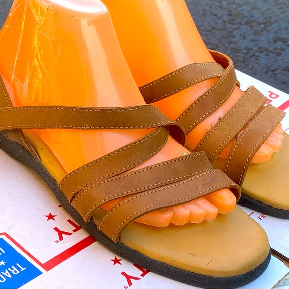 Cobbie Cuddlers | Shoes | Cobbie Cuddlers Womens Tan Leather Ankle ...